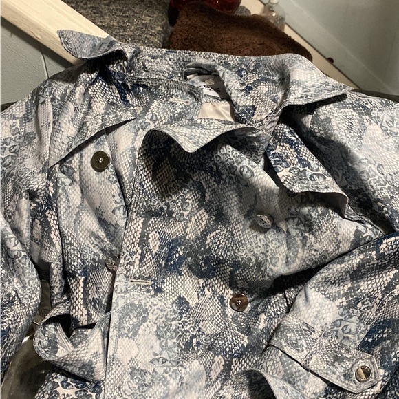 Guess | Jackets & Coats | Raincoat | Poshmark